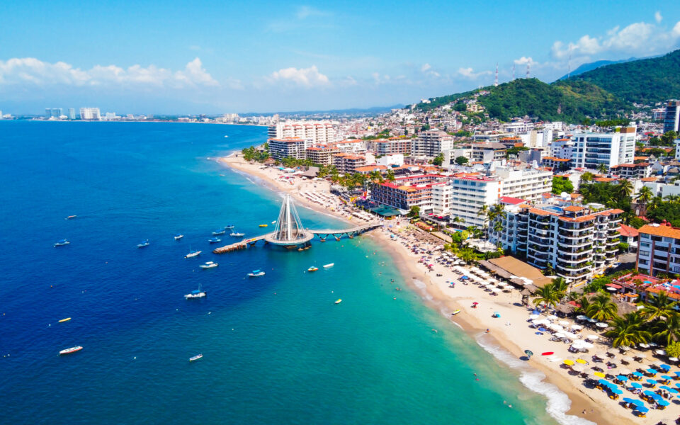 📅 The Best & Worst Times to Visit Puerto Vallarta in 2025