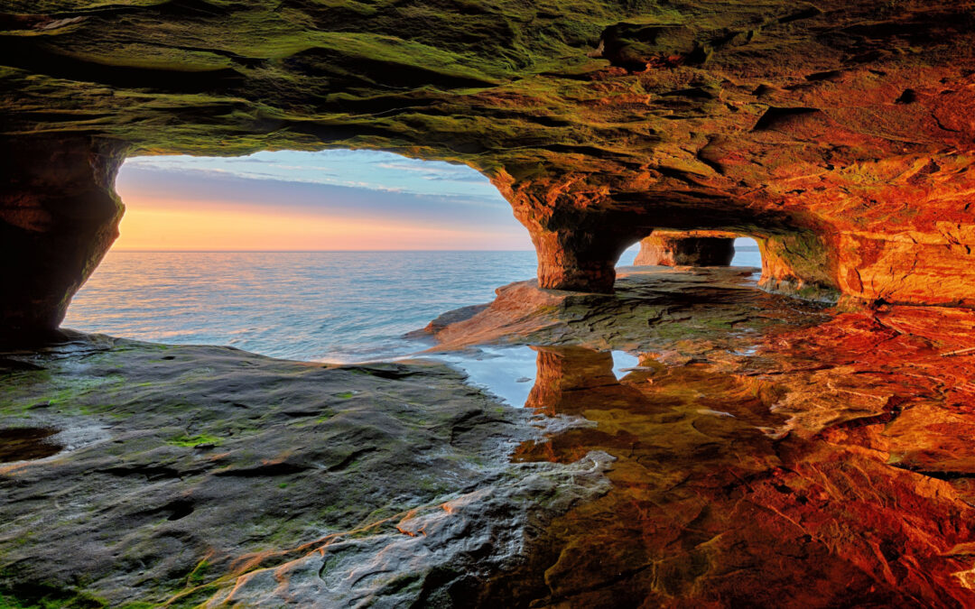 📅 The Best Time to Visit Pictured Rocks in 2024