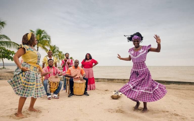 What Languages Do They Speak in the Bahamas?