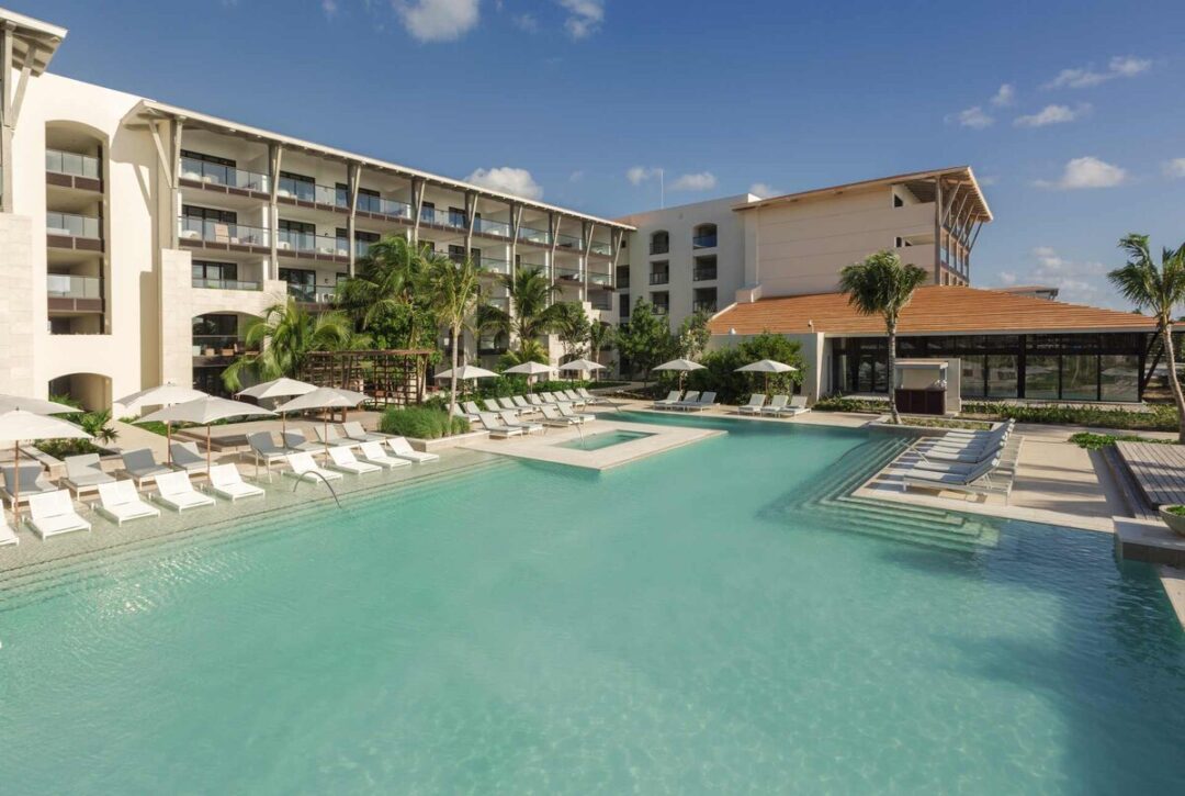 Unico 20°87° Review: A Perfect Blend of Relaxation and Luxury